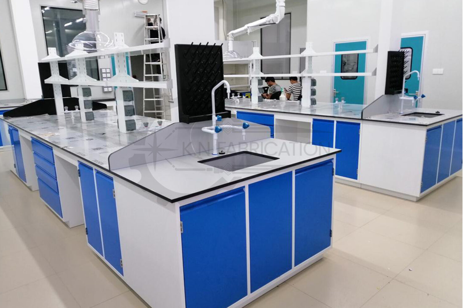 Durable Laboratory Sinks And Wash Stations For Modern Labs
